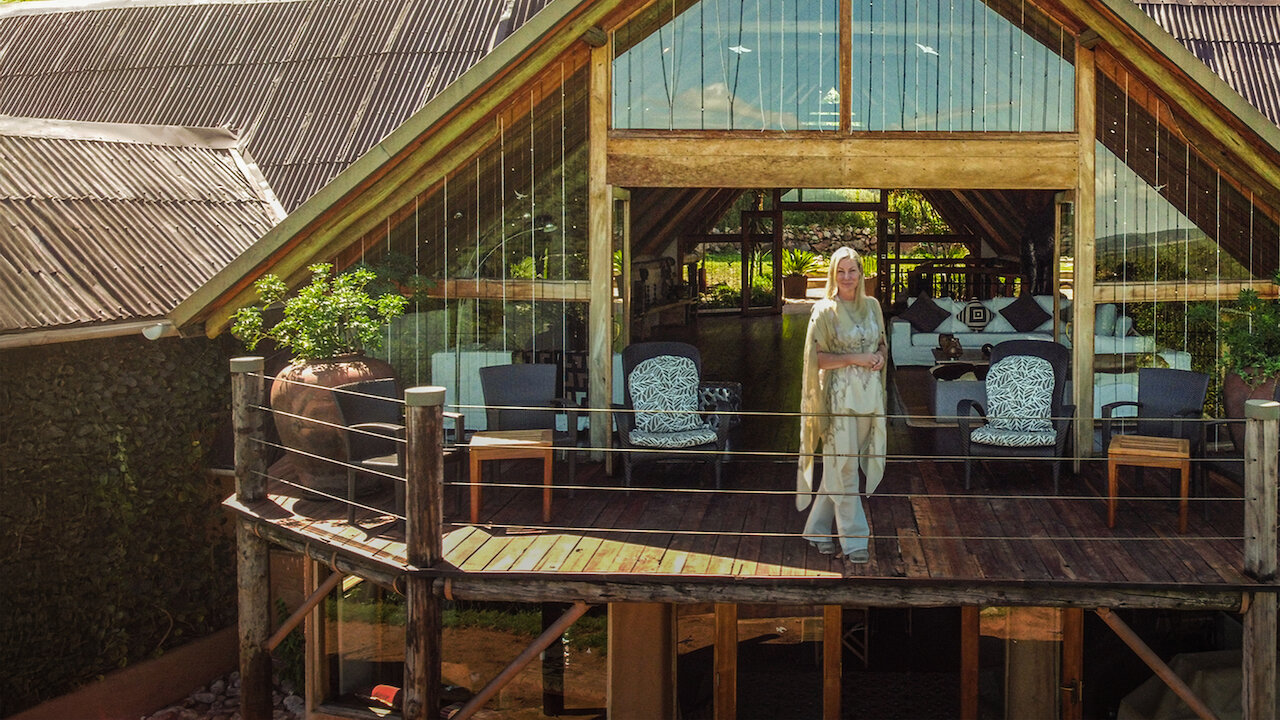 Watch Millionaire Holiday Home Swap | Netflix
